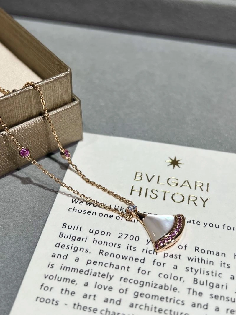 Top match Bvlgari Necklaces