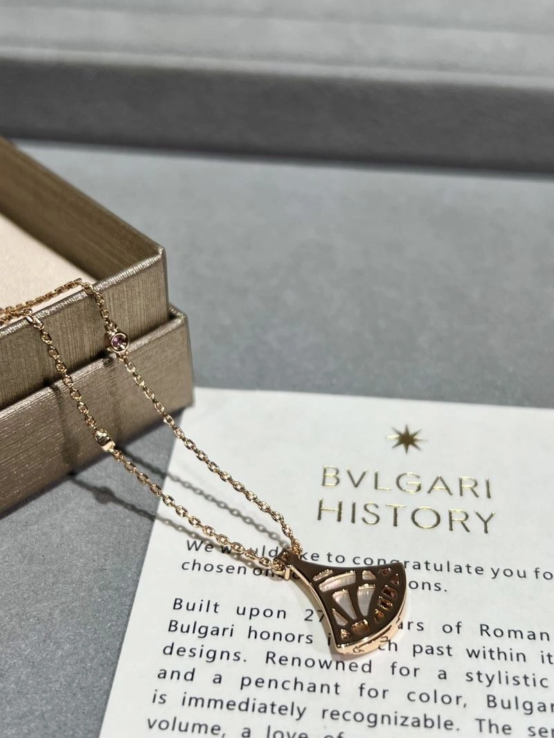Top match Bvlgari Necklaces
