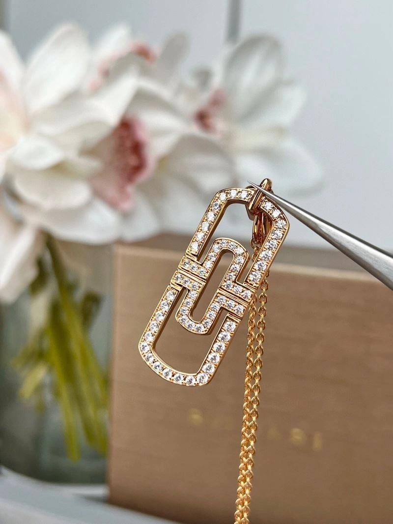 Low-cost Bvlgari Necklaces
