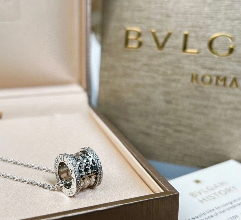 Brand-authenticated Bvlgari Necklaces