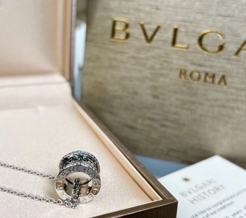 Brand-authenticated Bvlgari Necklaces