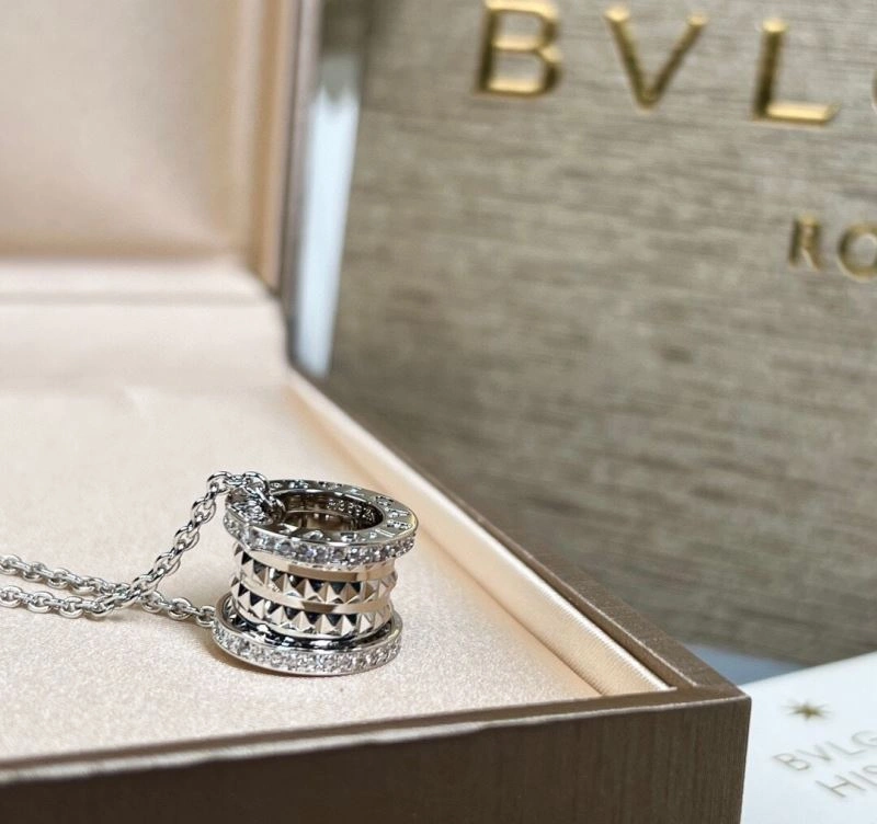 Brand-authenticated Bvlgari Necklaces
