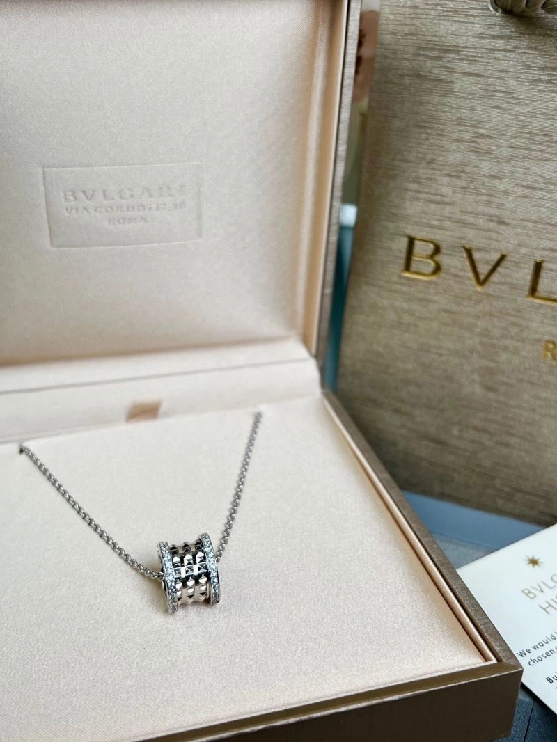 Brand-authenticated Bvlgari Necklaces