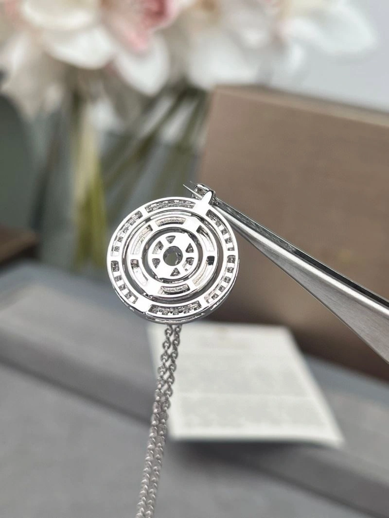 Cut-rate Bvlgari Necklaces
