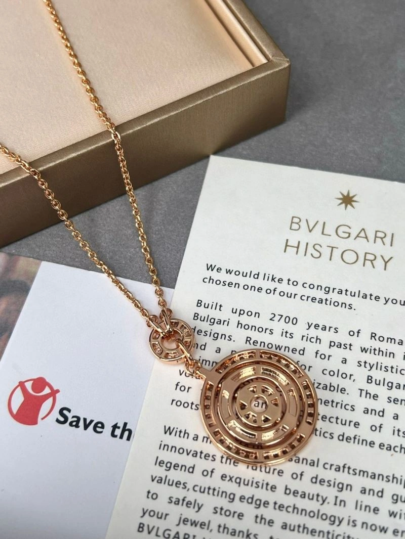 Indistinguishable Bvlgari Necklaces