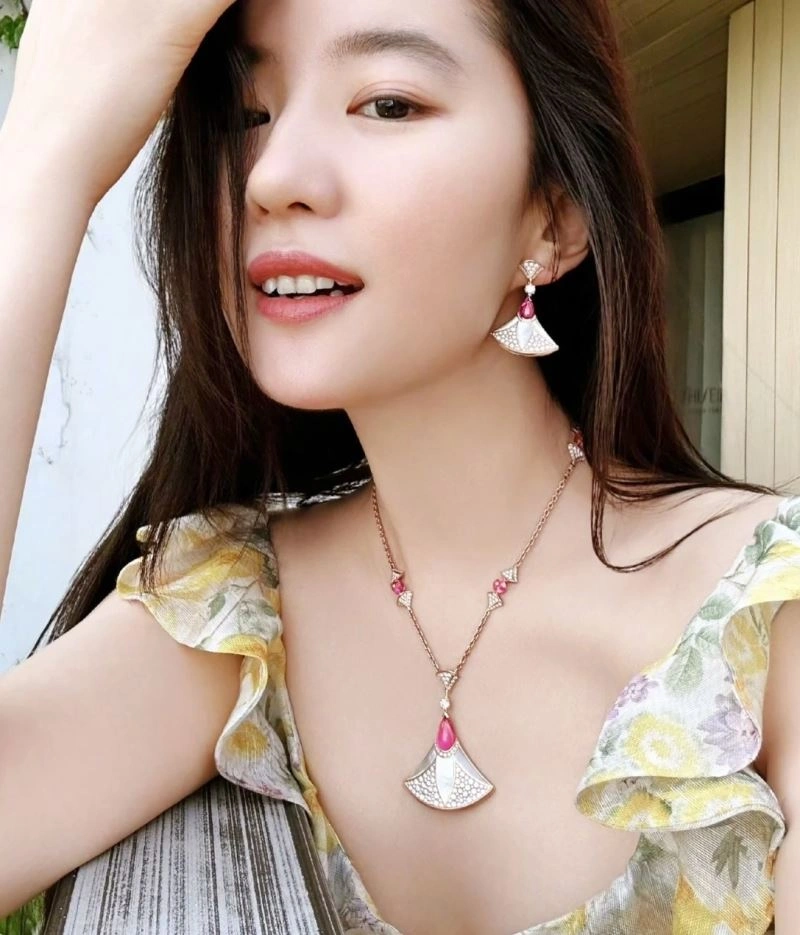 High fidelity Bvlgari Necklaces