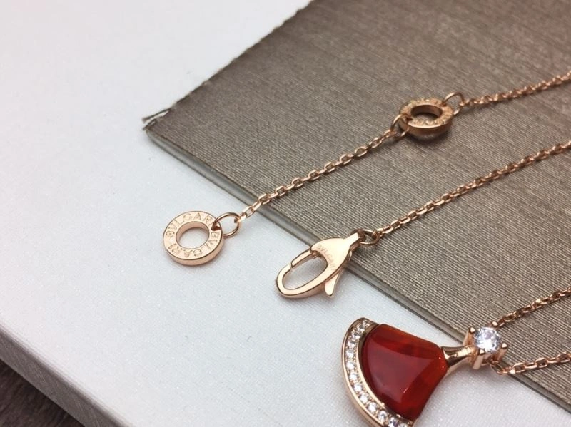 Legit Bvlgari Necklaces