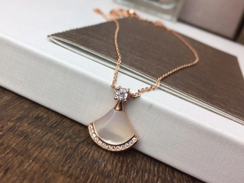 Legit Bvlgari Necklaces