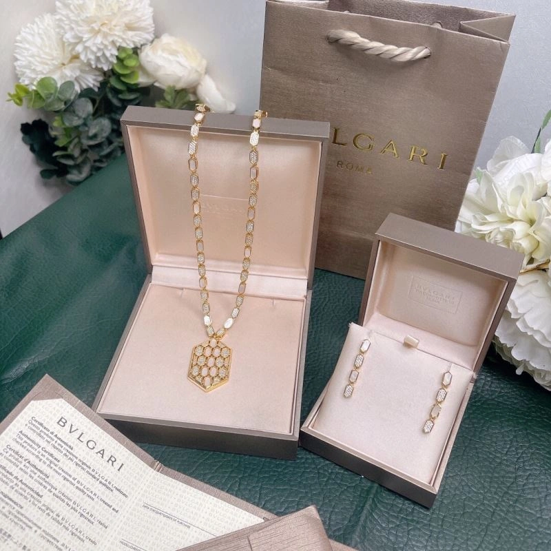 Original Bvlgari Necklaces