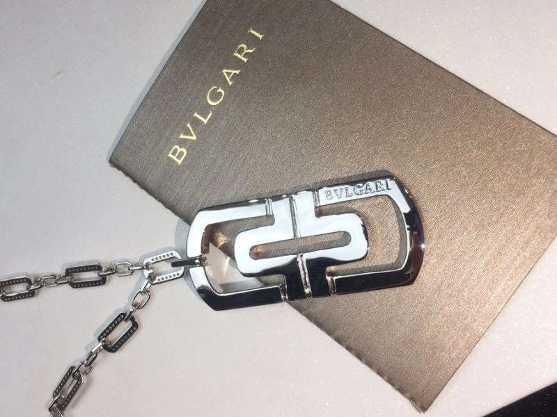 Indistinguishable Bvlgari Necklaces