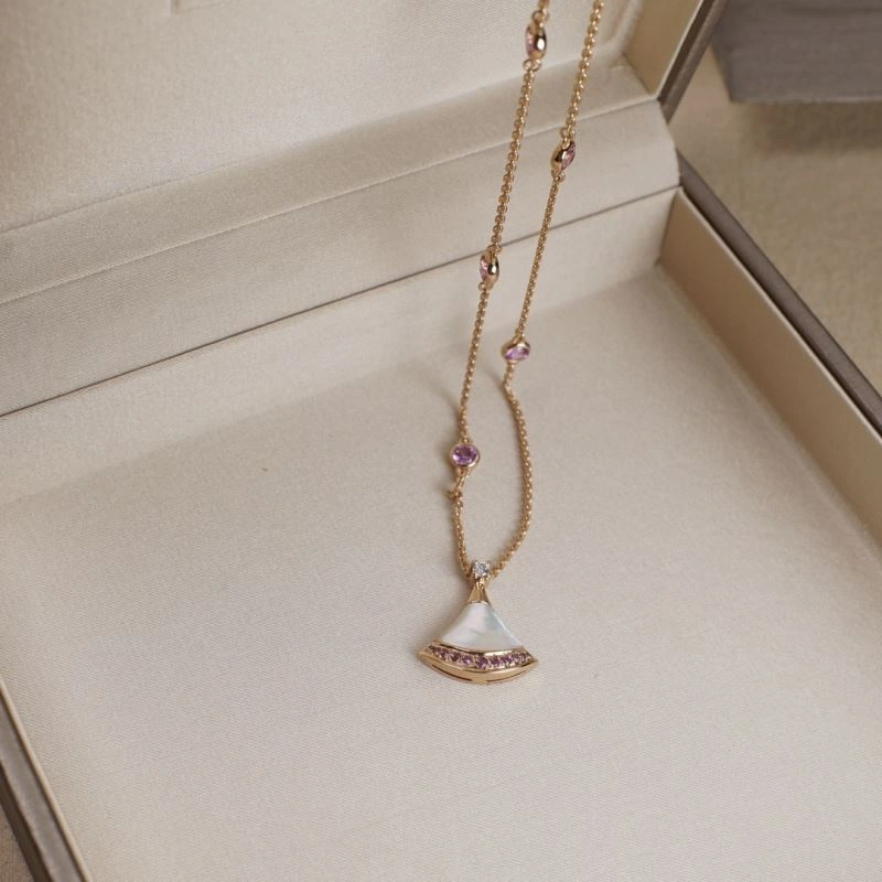 Bargain Bvlgari Necklaces