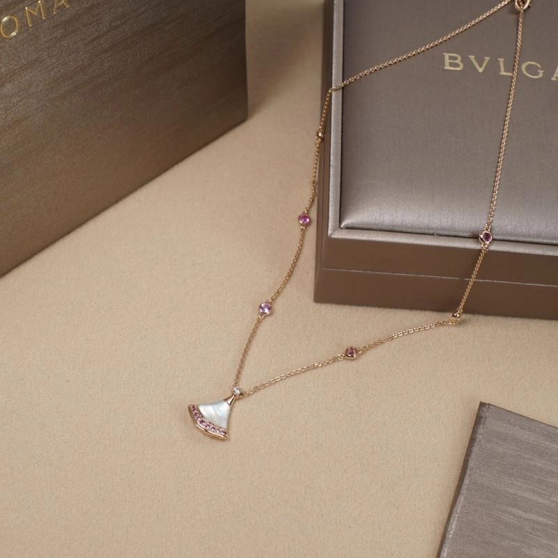 Bargain Bvlgari Necklaces