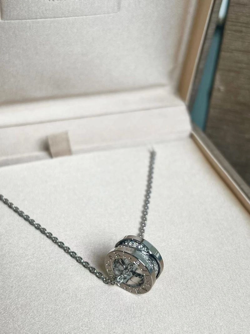 Exact replica Bvlgari Necklaces