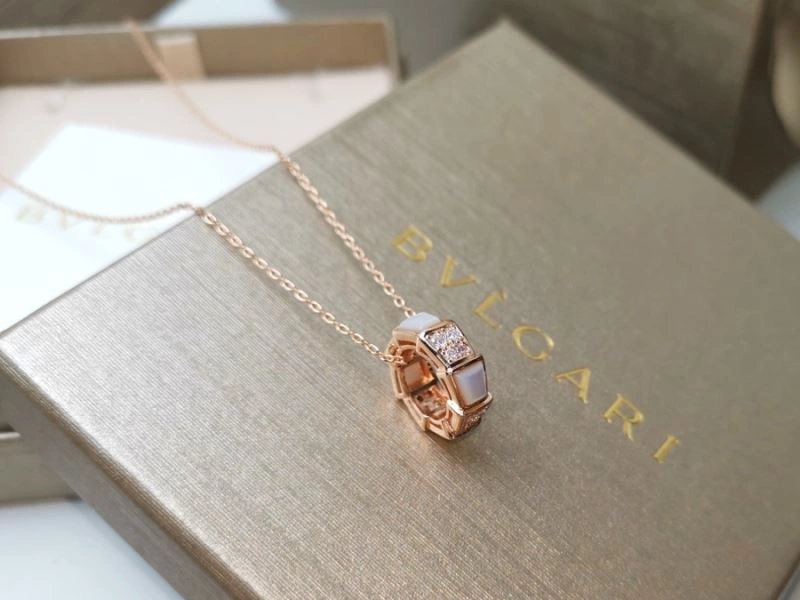 Inexpensive Bvlgari Necklaces