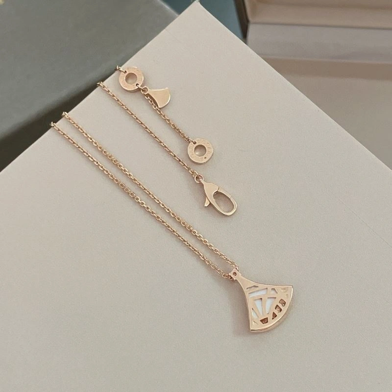 Bargain Bvlgari Necklaces