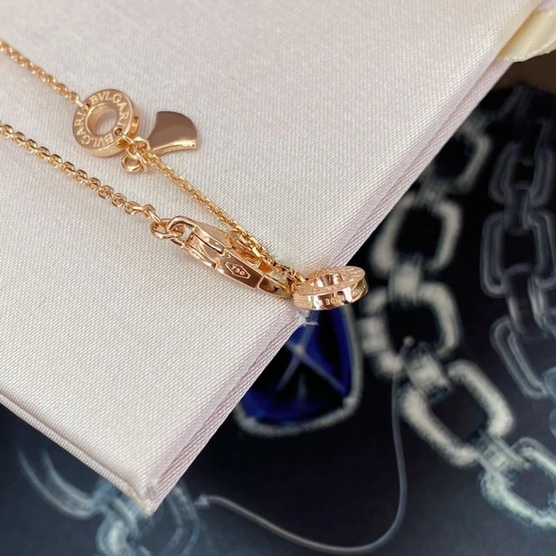 Bargain Bvlgari Necklaces