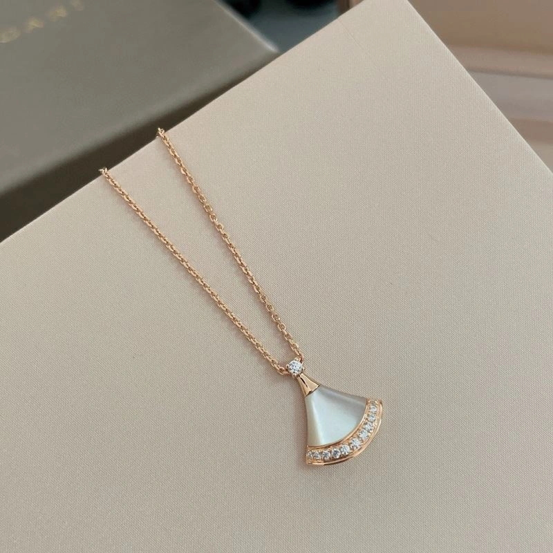 Bargain Bvlgari Necklaces