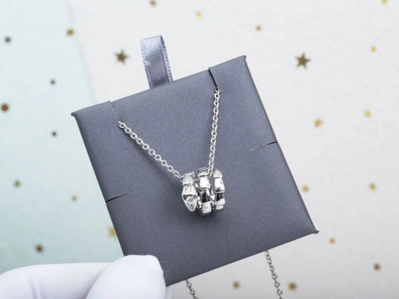Cut-rate Bvlgari Necklaces