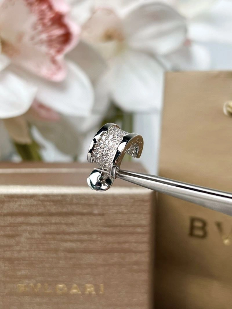 Value-priced Bvlgari Necklaces