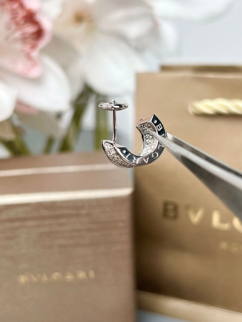 Value-priced Bvlgari Necklaces