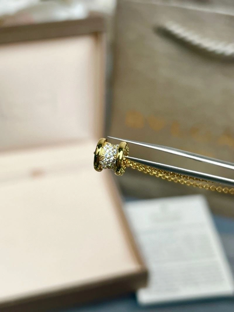 Legit Bvlgari Necklaces