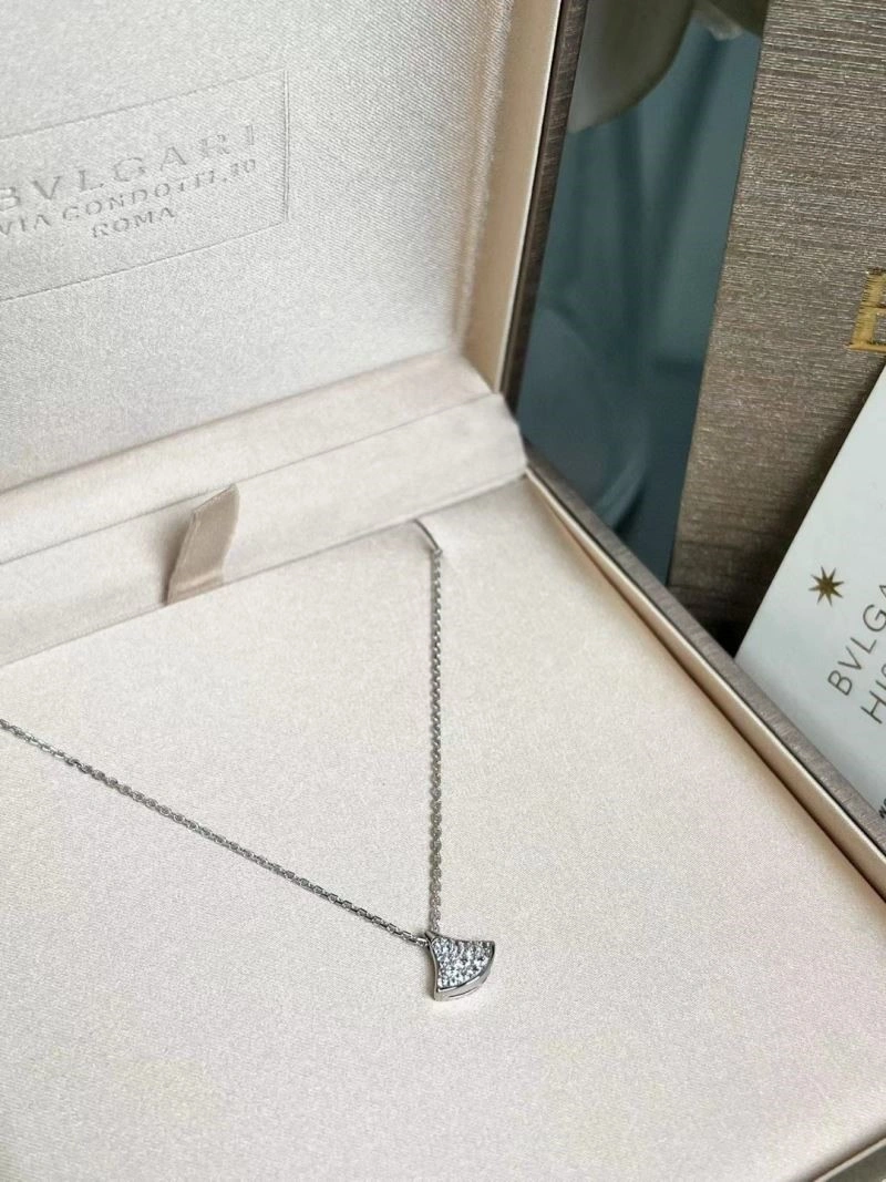 Brand-authenticated Bvlgari Necklaces