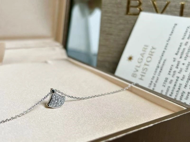 Brand-authenticated Bvlgari Necklaces