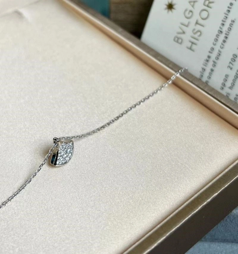 Brand-authenticated Bvlgari Necklaces