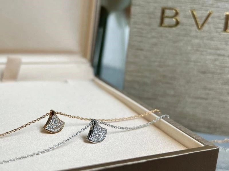 Brand-authenticated Bvlgari Necklaces