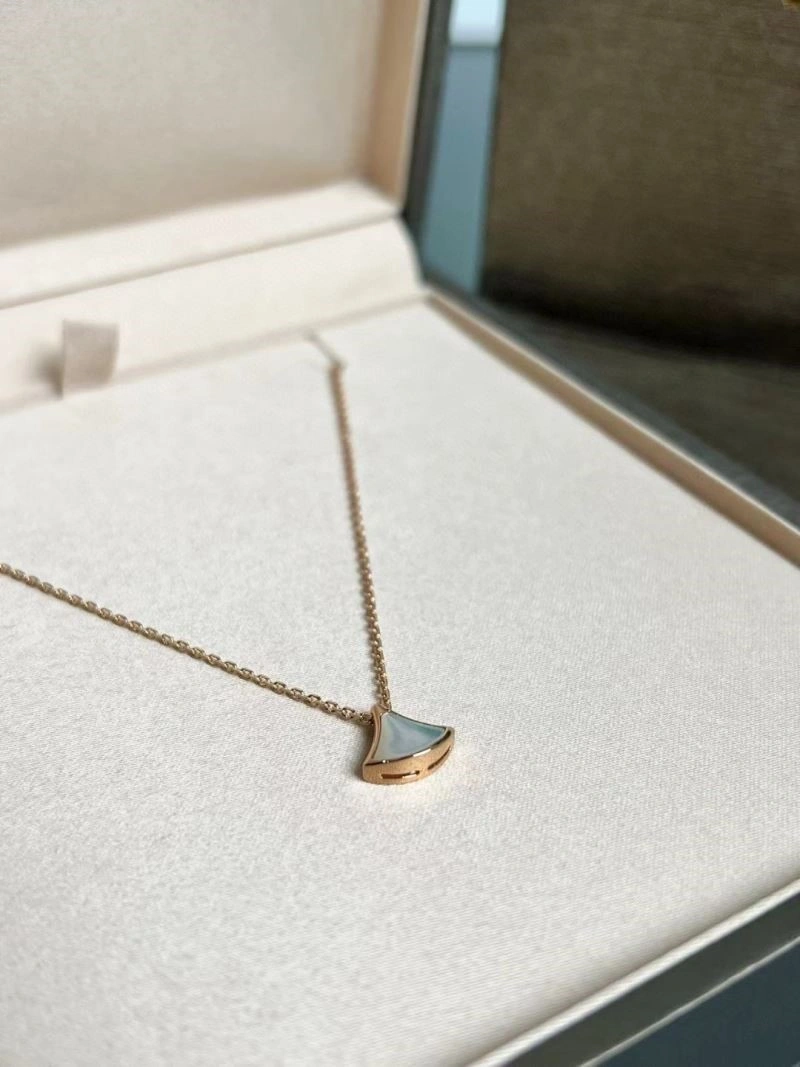 Indistinguishable Bvlgari Necklaces