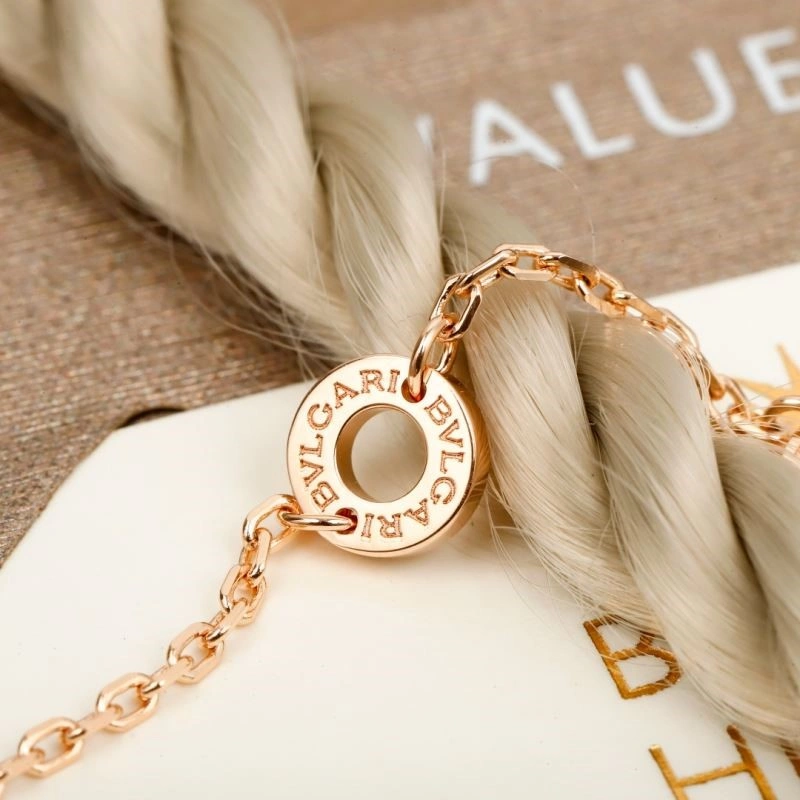 Low-cost Bvlgari Necklaces