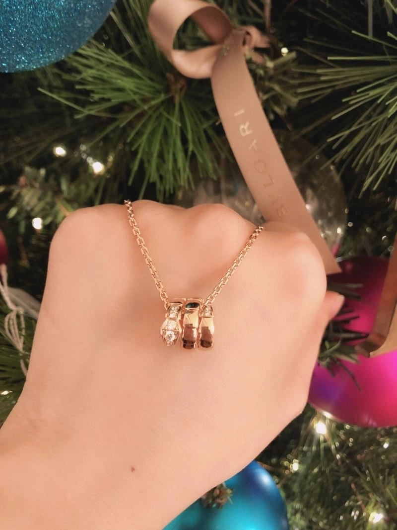 Low-cost Bvlgari Necklaces