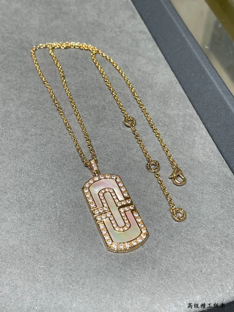 Brand-authenticated Bvlgari Necklaces