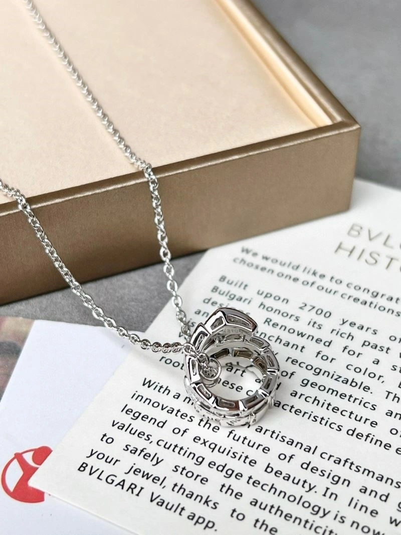Bargain Bvlgari Necklaces