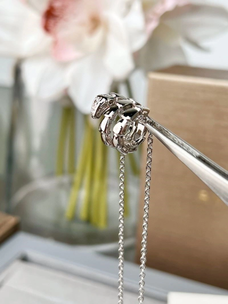 Bargain Bvlgari Necklaces