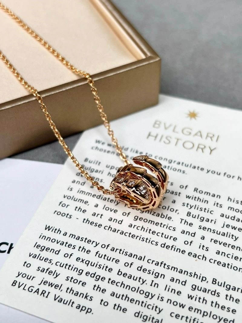 Indistinguishable Bvlgari Necklaces