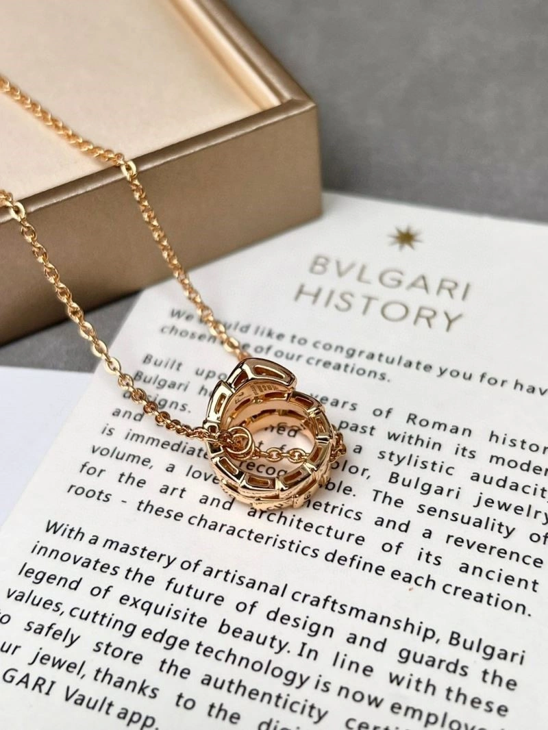 Indistinguishable Bvlgari Necklaces