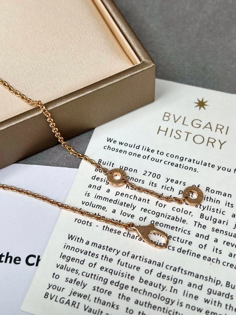 Indistinguishable Bvlgari Necklaces