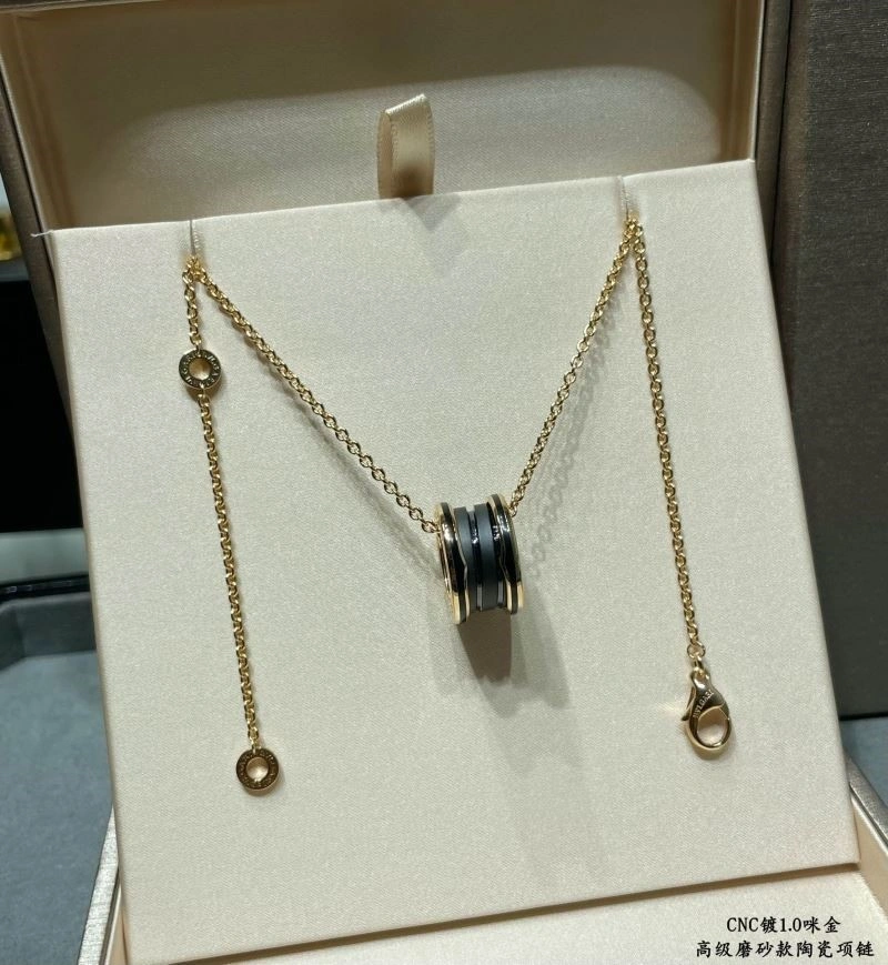 Brand-authenticated Bvlgari Necklaces