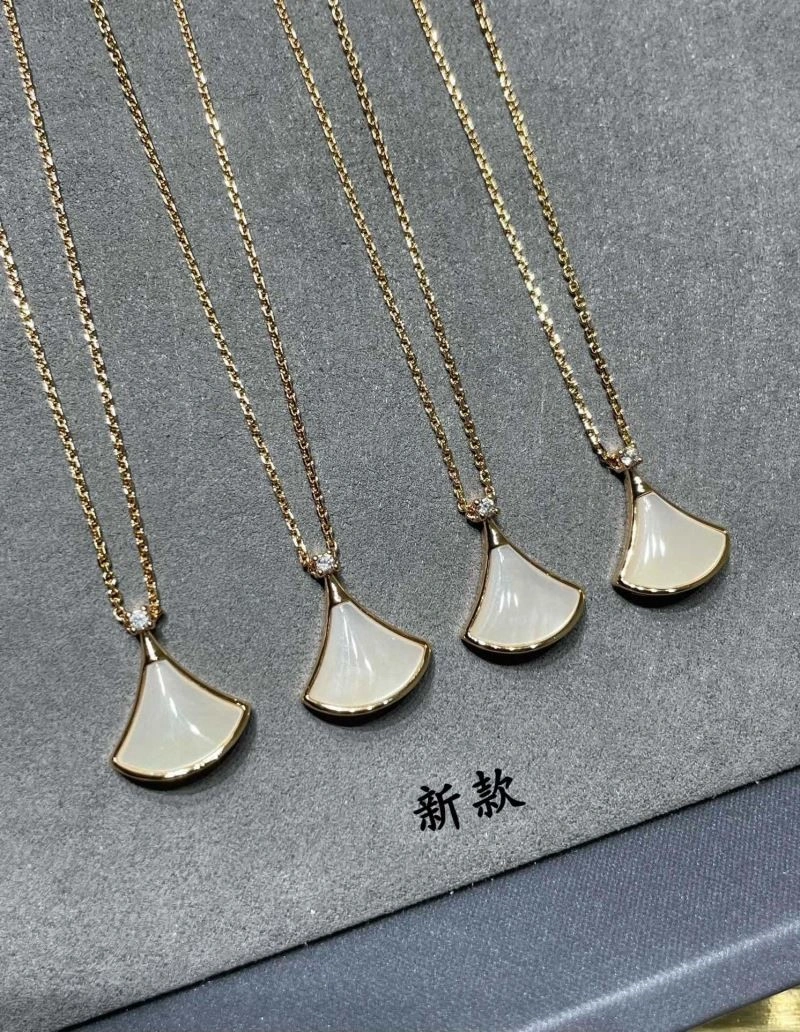 Discounted Bvlgari Necklaces