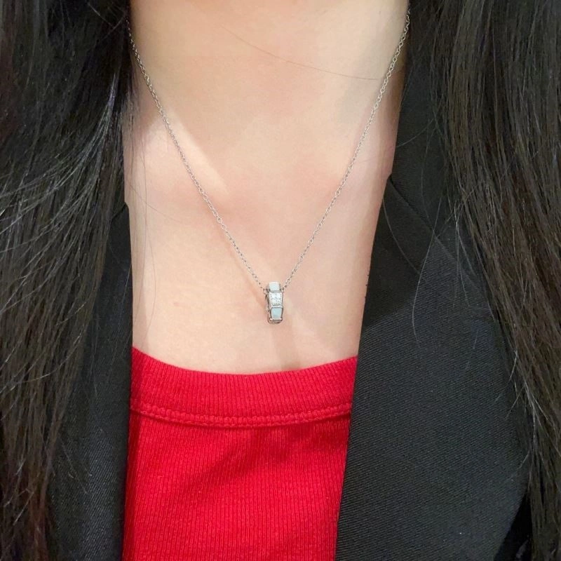 Brand-authenticated Bvlgari Necklaces