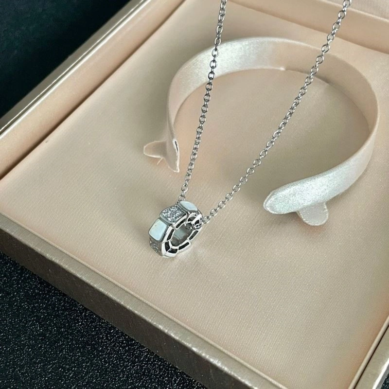 Brand-authenticated Bvlgari Necklaces