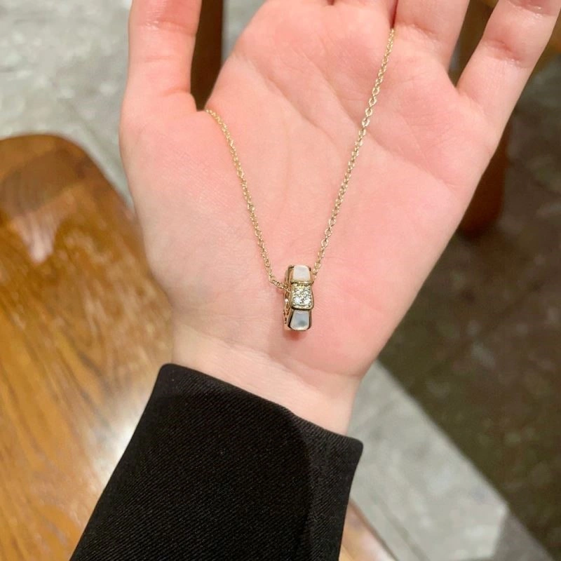 Factory-made Bvlgari Necklaces