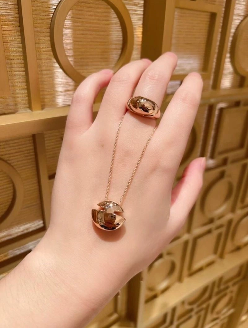 Cut-rate Bvlgari Necklaces