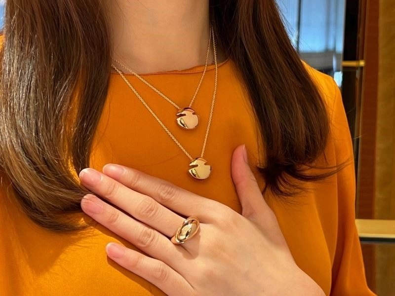 Cut-rate Bvlgari Necklaces