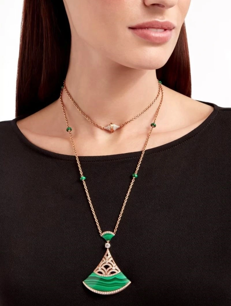 Indistinguishable Bvlgari Necklaces