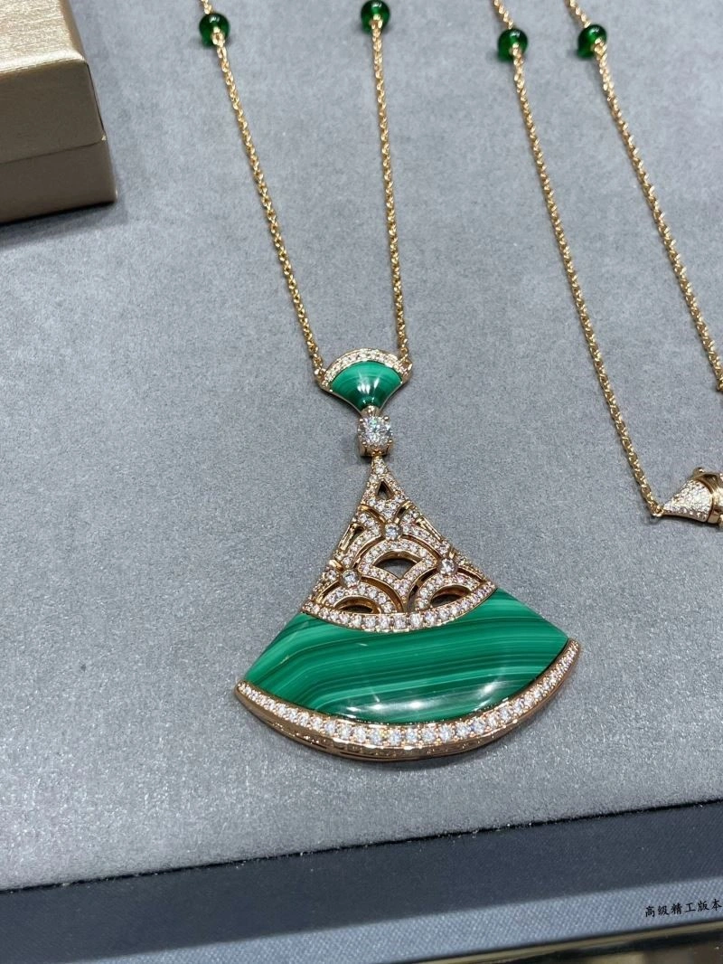 Indistinguishable Bvlgari Necklaces