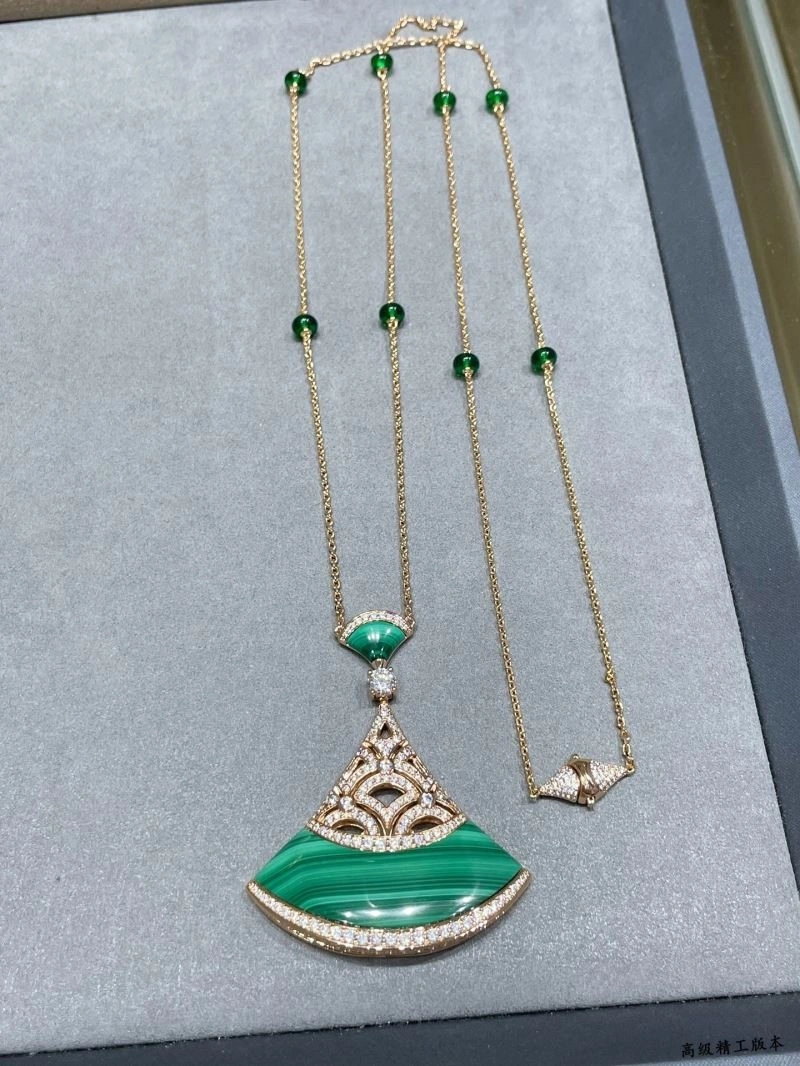 Indistinguishable Bvlgari Necklaces
