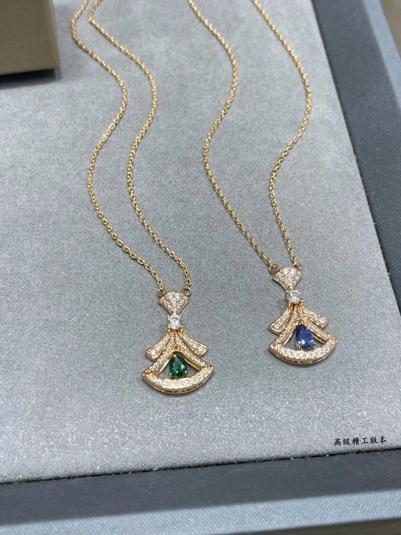 Indistinguishable Bvlgari Necklaces