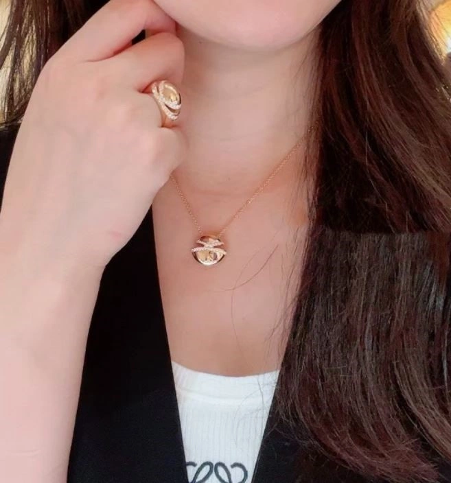 Economical Bvlgari Necklaces
